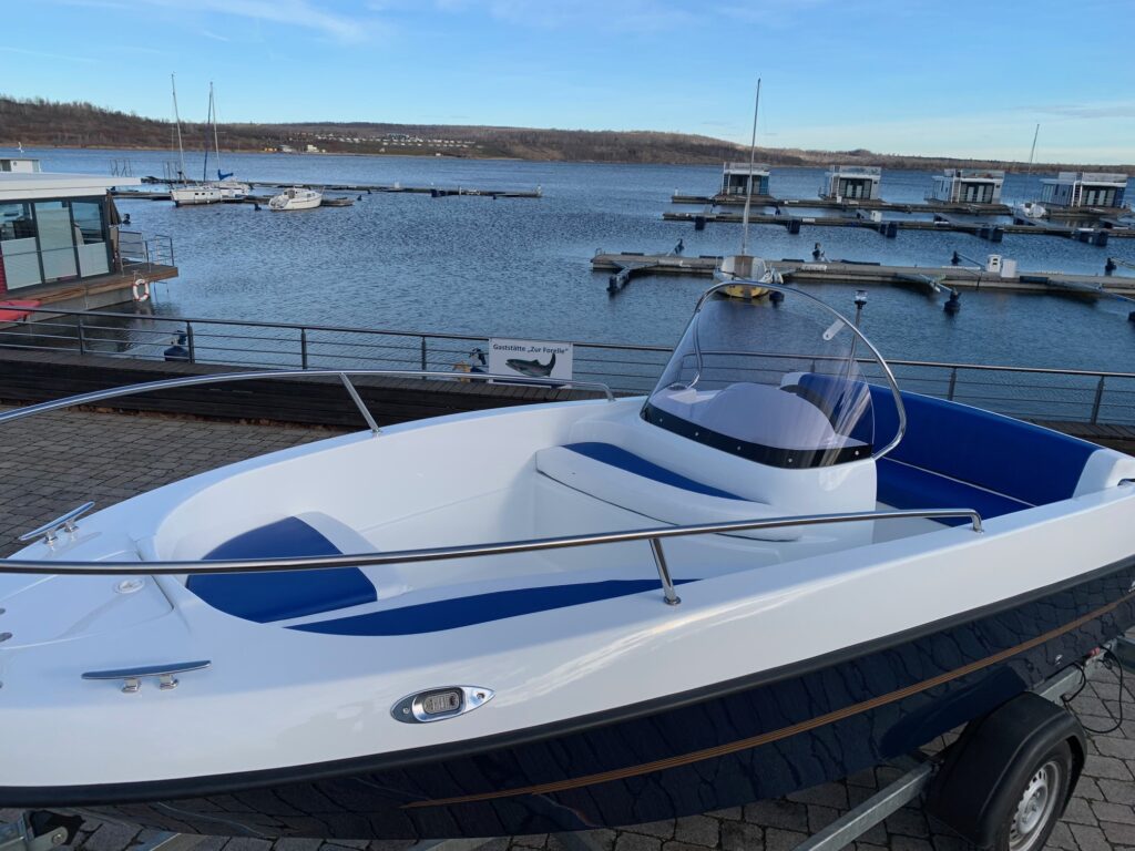 GFK Boot Neuboot – WW-Wassersport – Werkstatt | Fahrschule | An ...